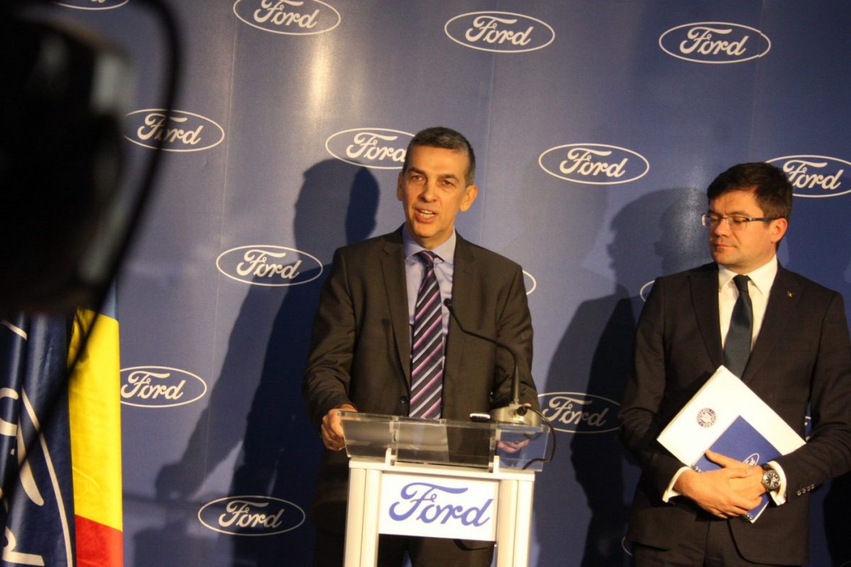Andrew McCall, Vicepreședinte pentru Afaceri Guvernamentale al Ford ...