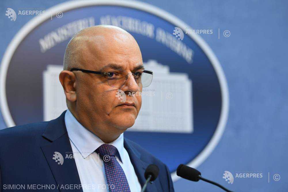 Arafat: Distribuţia în afara ţării a medicamentelor esenţiale pentru ...