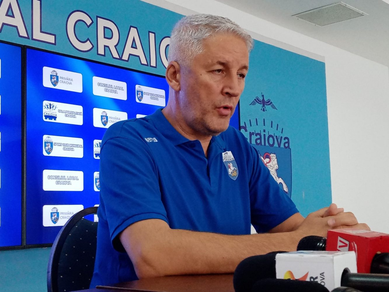 Voleibaliştii Craiovei trebuie să învingă Titanii pentru a rămâne pe ...