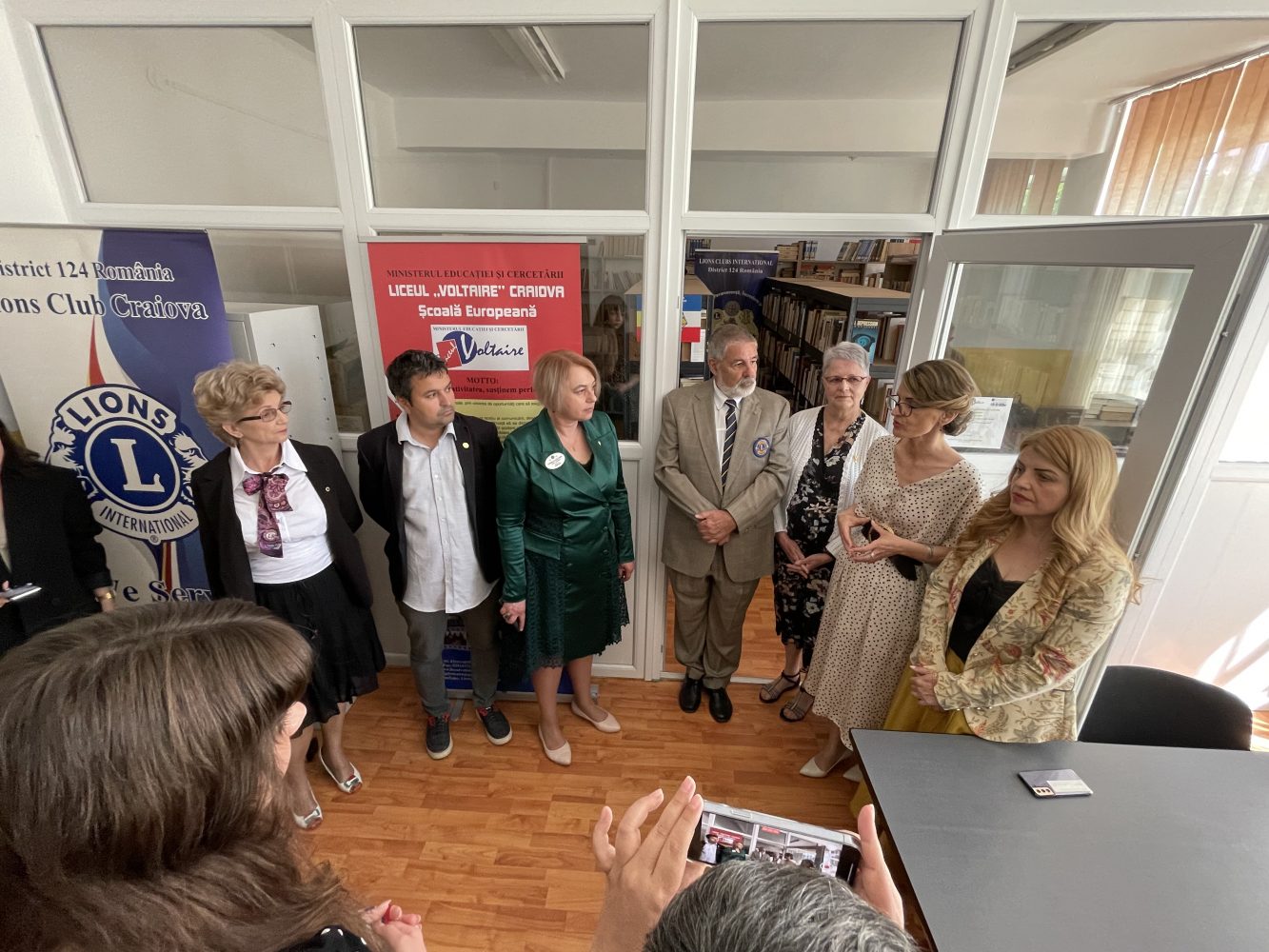 La Liceul “Voltaire” din Craiova s-a inaugurat Biblioteca Franceză | Cuvântul Libertăţii