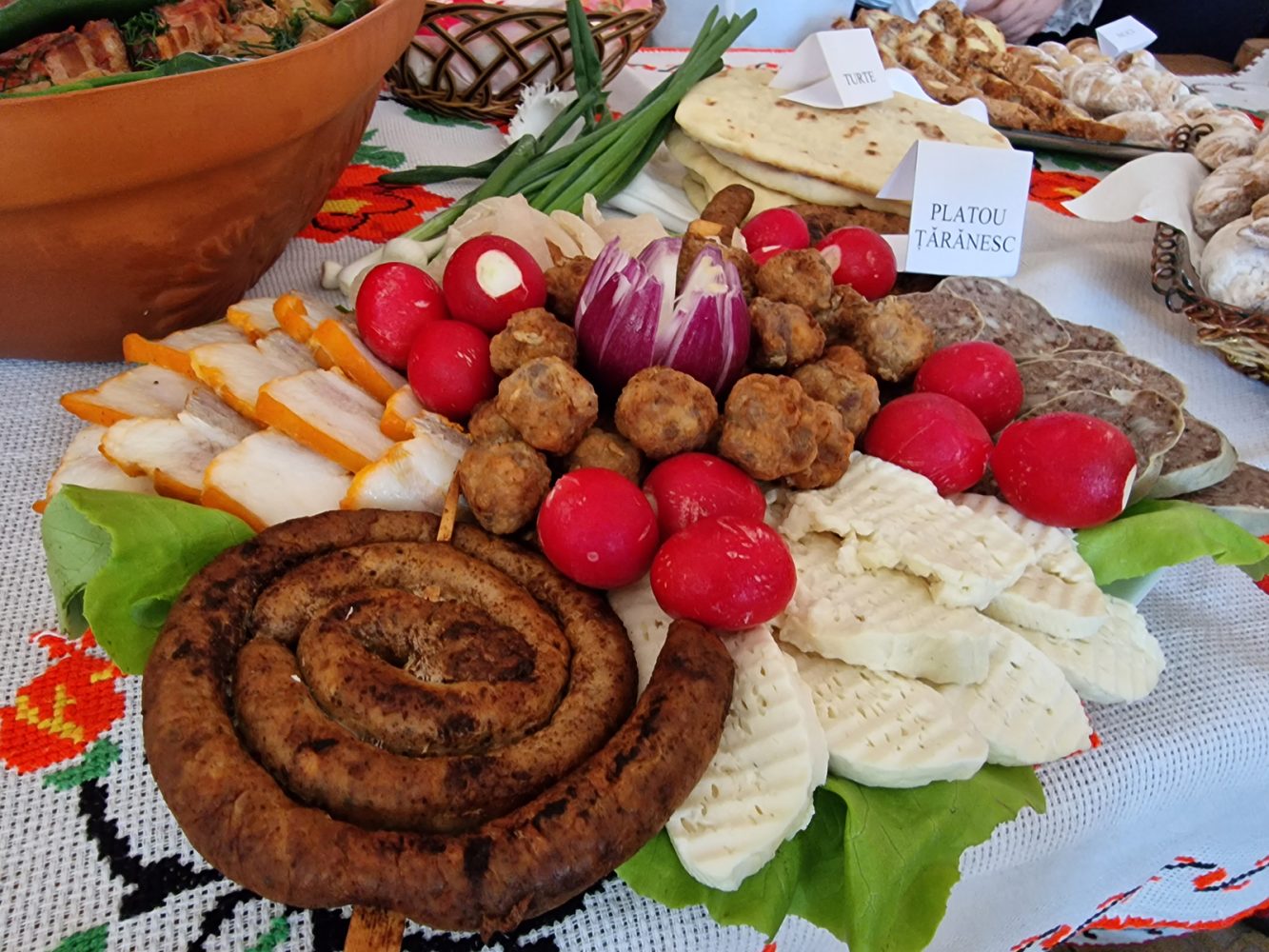 „Dolju-n bucate“ din nou la Calafat, în Festivalul „Roadele toamnei ...