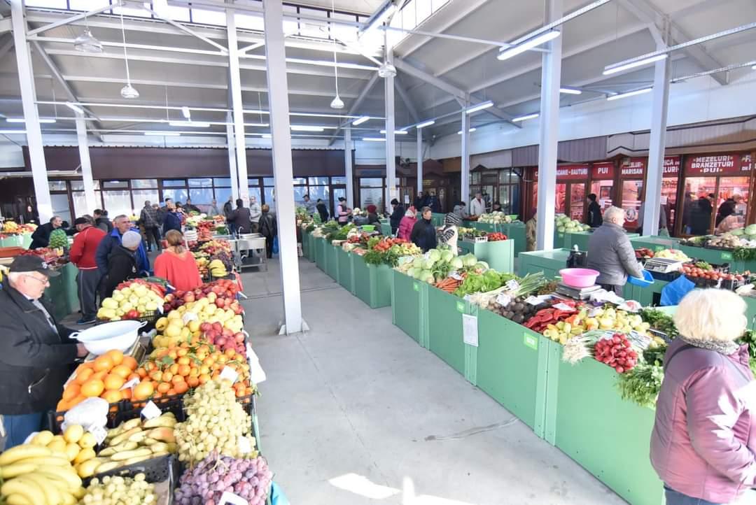 Trei sute de mese noi vor ajunge la comercianții din Piața Centrală ...