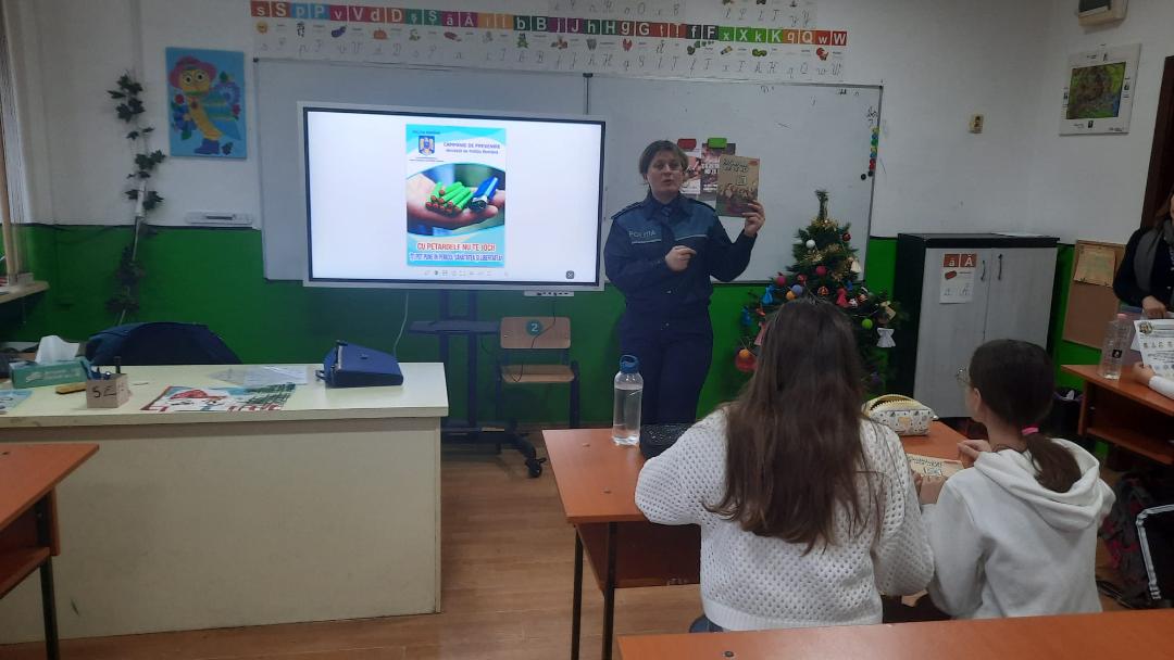 “Sărbători în siguranţă!”, la Şcoala Gimnazială “Mircea Eliade” din ...