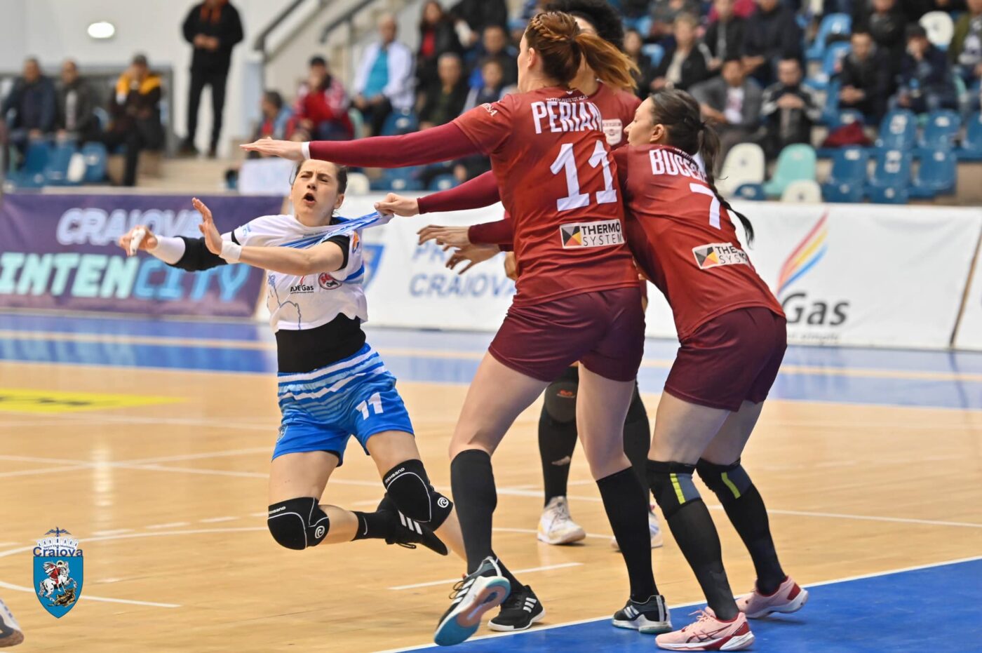 Handbalistele Craiovei încheie anul cu derby-ul contra Rapidului, în ...