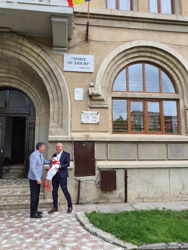 Colegiul Naţional “Elena Cuza” din Craiova – “Spirit, nu ziduri!”, la 190 de ani de existenţă ...