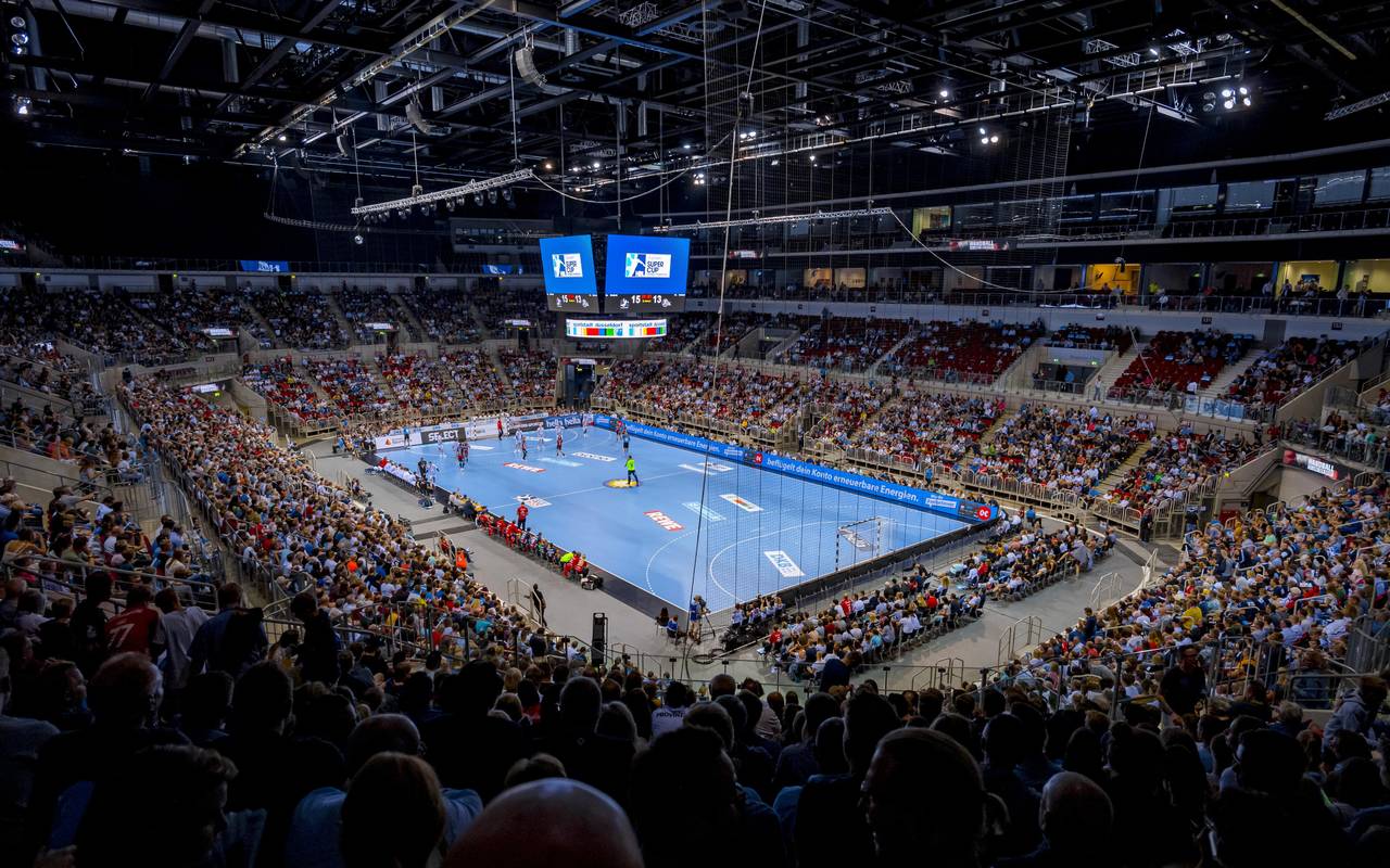 Eurohandbal a început cu o asistenţă-record | Cuvântul Libertăţii