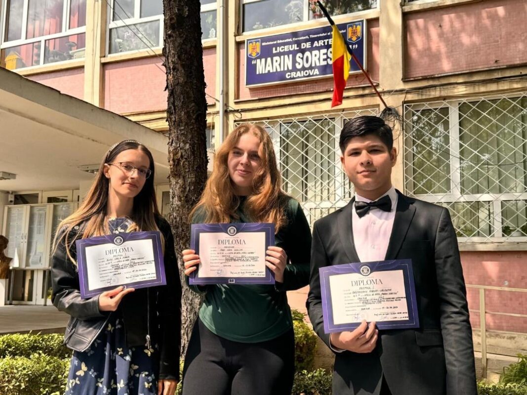 Trei elevi ai Liceului de Arte “Marin Sorescu” din Craiova, laureaţi ai ...