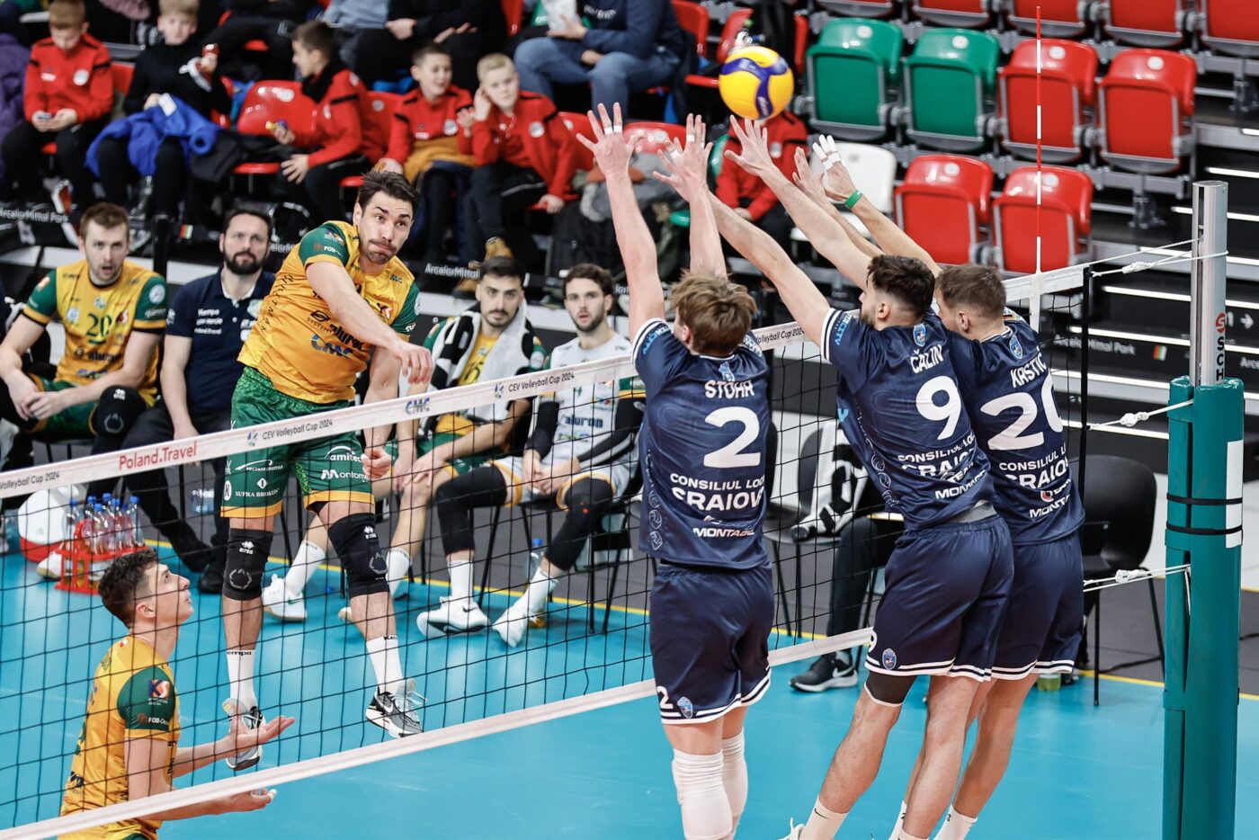 Volei: SCMU Craiova, locul 2 la turneul de la Zalău | Cuvântul Libertăţii
