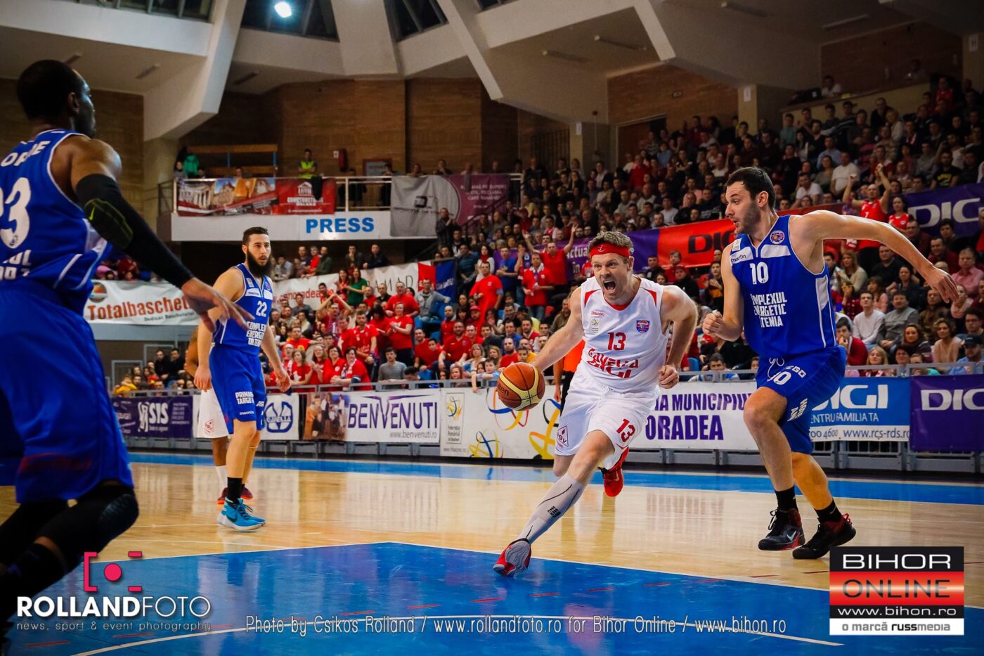 Baschetbaliştii Craiovei au pierdut cu 3-0 seria din play-off cu Oradea ...